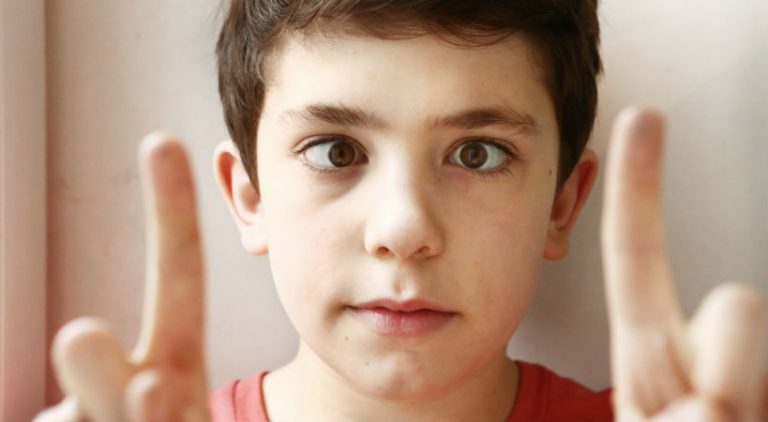 Exotropía: qué es, sus causas y tratamiento - EsLife